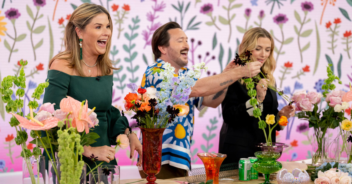 Try these flawless flower bouquet arranging tips: Tape, wire, more