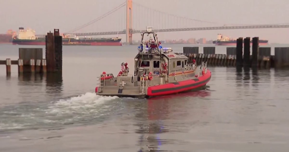 Boat capsizes near Staten Island, leaving at least 3 dead