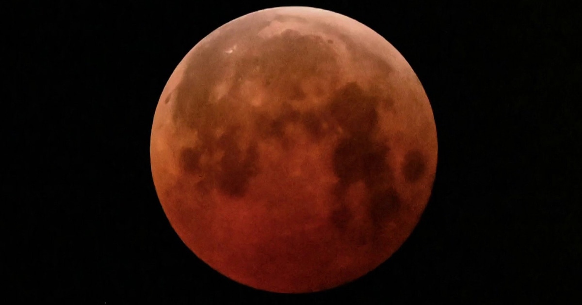 See Stunning Images Of The Blood Moon Total Lunar Eclipse