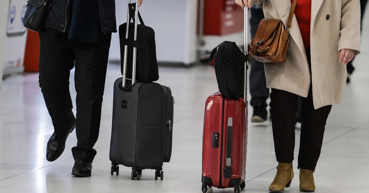 How late is too late to arrive at the airport before a flight?