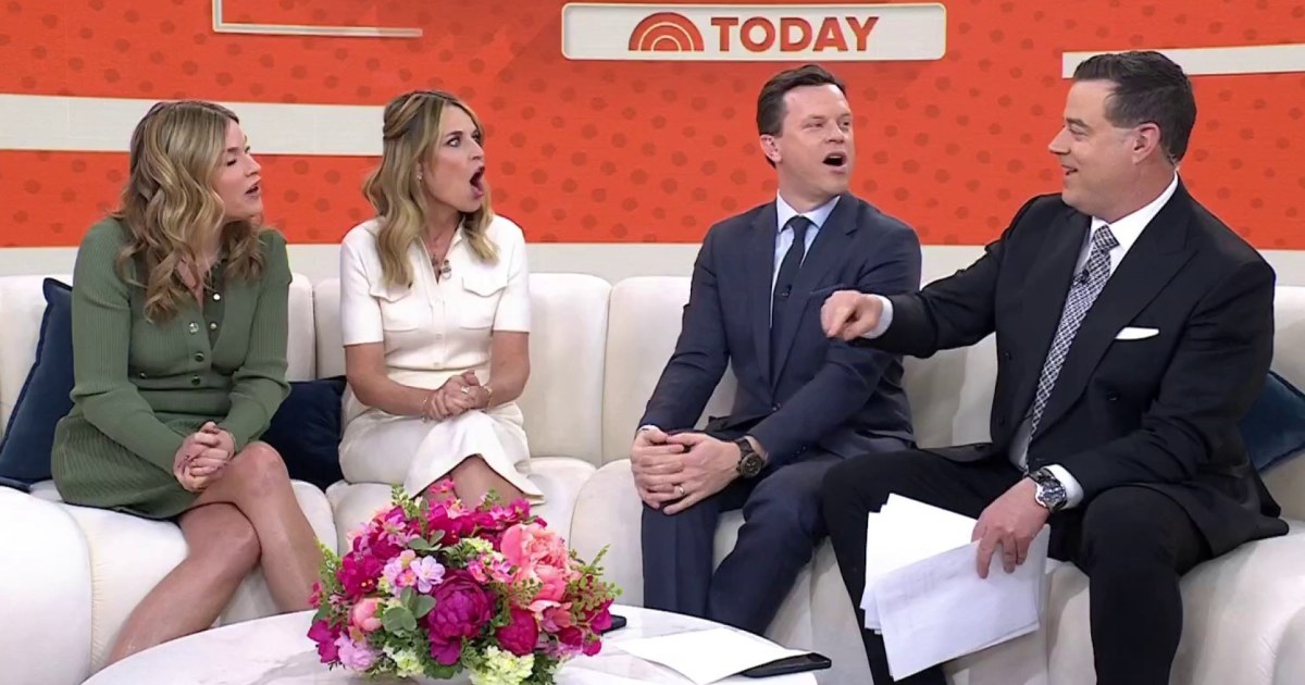Carson Daly on how 'TRL' cameras once caught his dad smoking