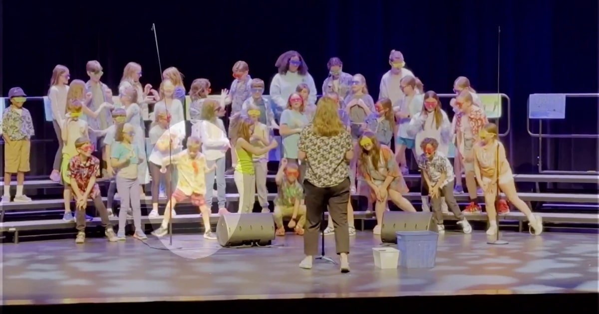 Boy shows off epic dance moves during class concert performance
