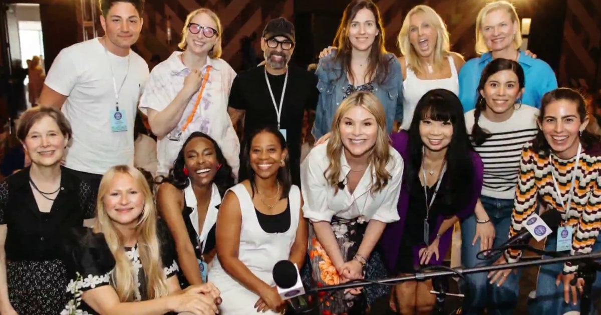 Read With Jenna Book Club Comes Together for Nashville Festival