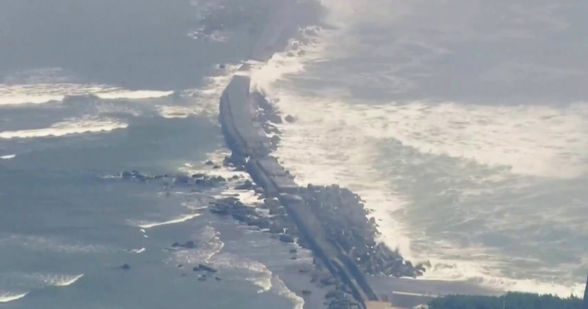 8.8 Earthquake off Russia Triggers Tsunami Warnings in US