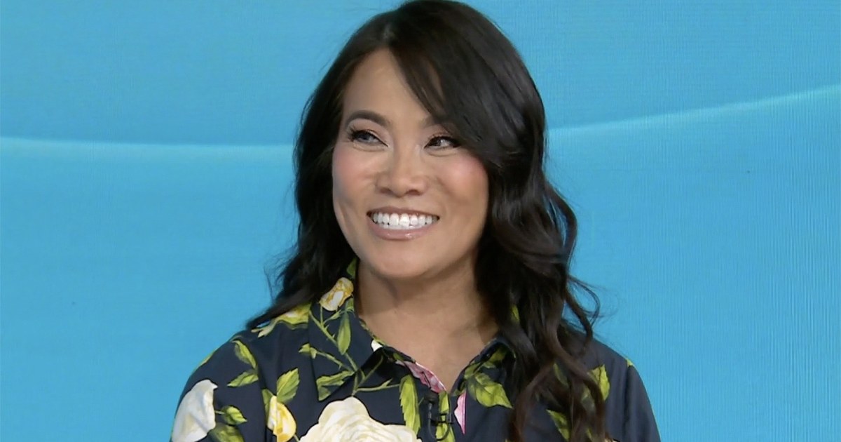 Dr. Pimple Popper Shares the Safe Way to Pop a Zit