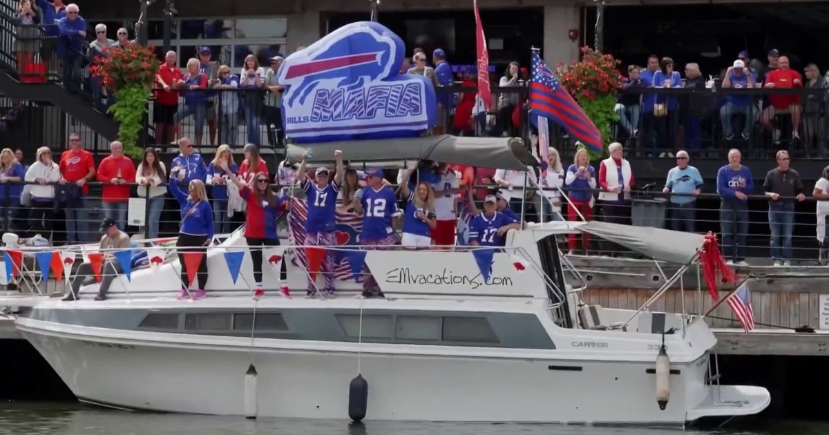 Buffalo Bills Boat Parade Floats on in Annual Spectacle