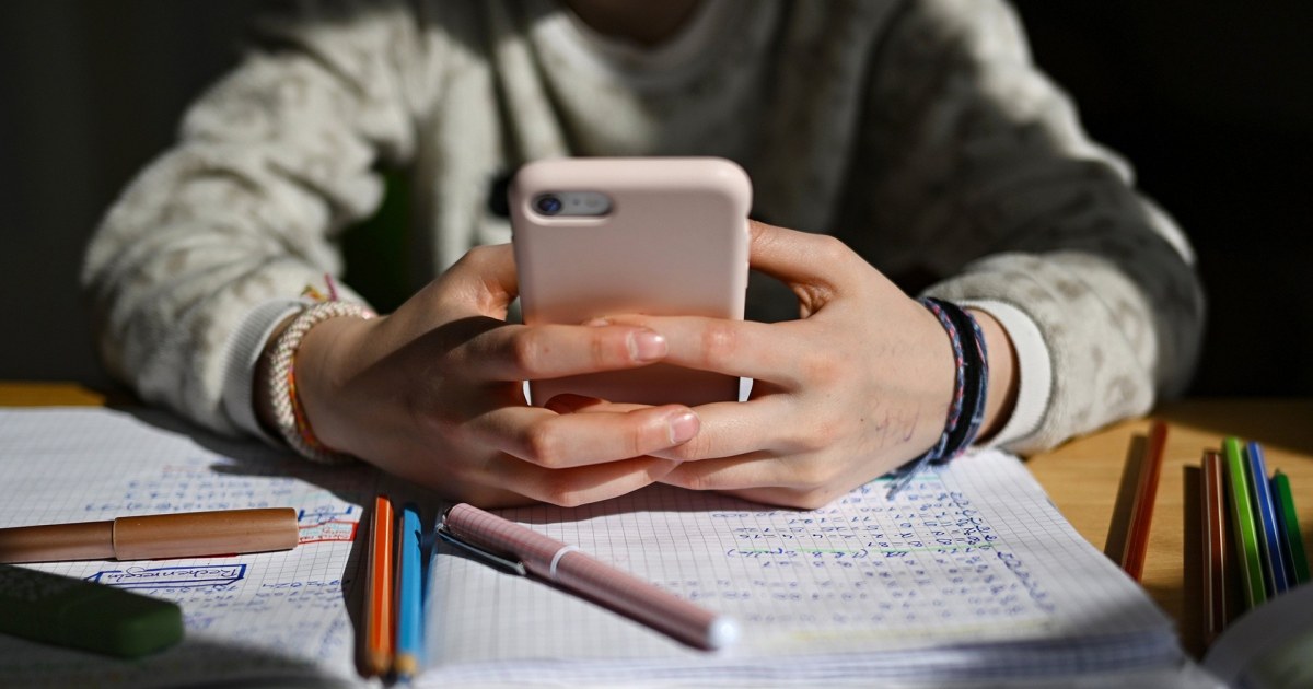 Inside the Nationwide Push to Keep Cell Phones Out of Schools