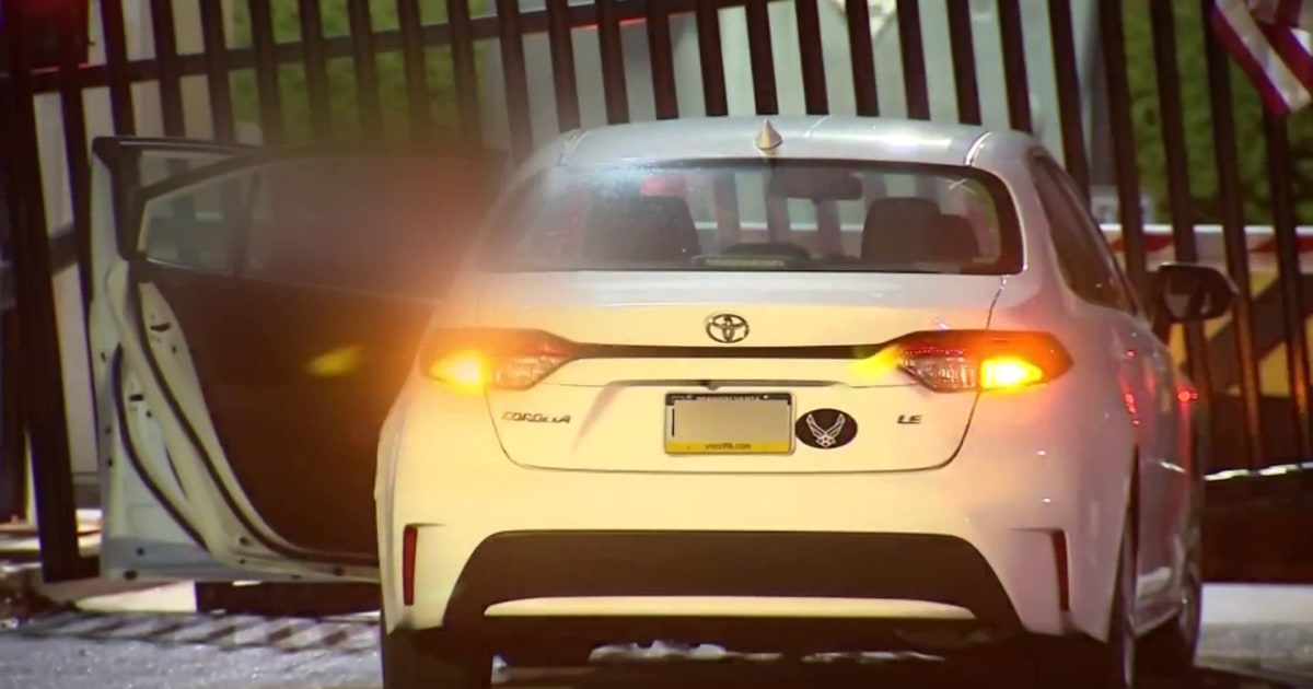 Driver Rams Car Into Gates of FBI Building in Pittsburgh