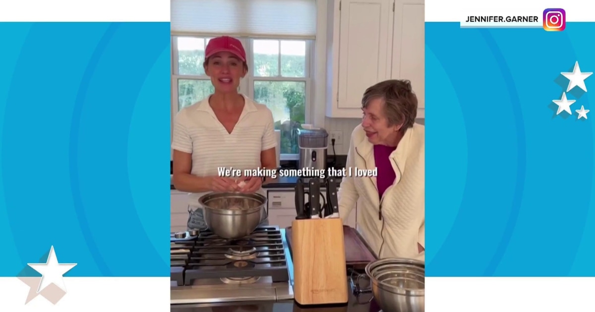 Jennifer Garner Whips Up Favorite Childhood Recipe With Mom