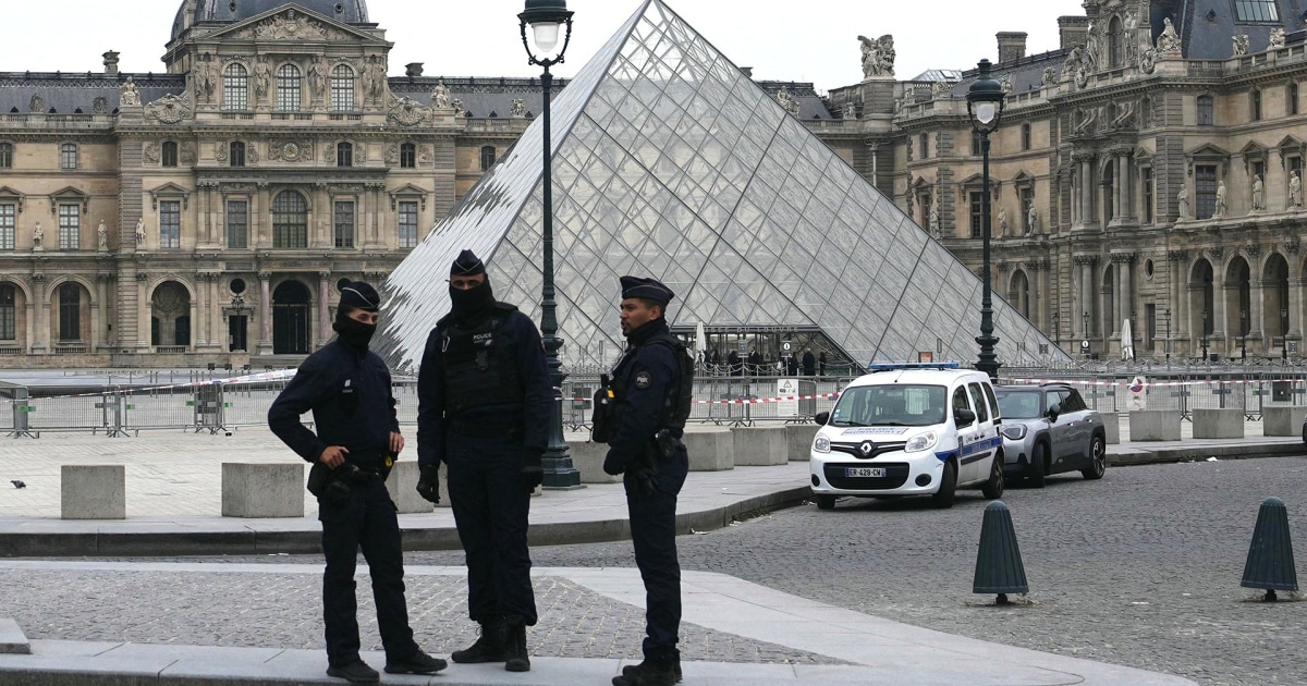 Louvre Closed After Brazen Daylight Jewelry Heist: What We Know