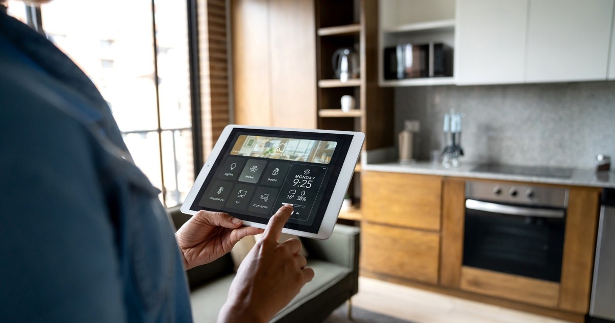 Inside the Growing Trend of Homeowners Creating Dumb Homes