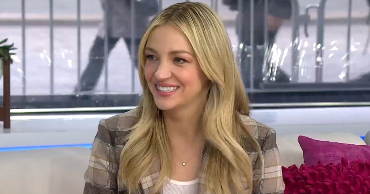 Abby Elliot Discusses ‘All Her Fault,’ 'SNL',' The Bear,' More