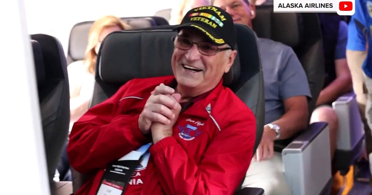 Veteran Surprised by Pilot on Alaska Airlines Flight