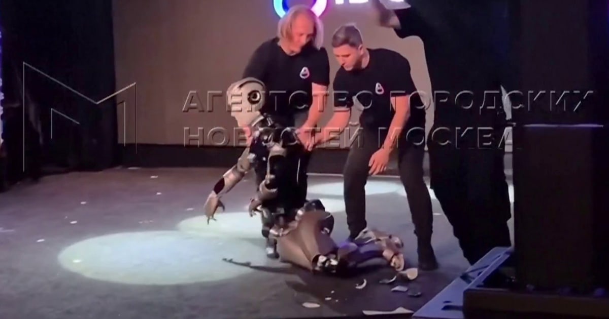 Russia’s First Humanoid AI Robot Makes Debut...Then Falls Down
