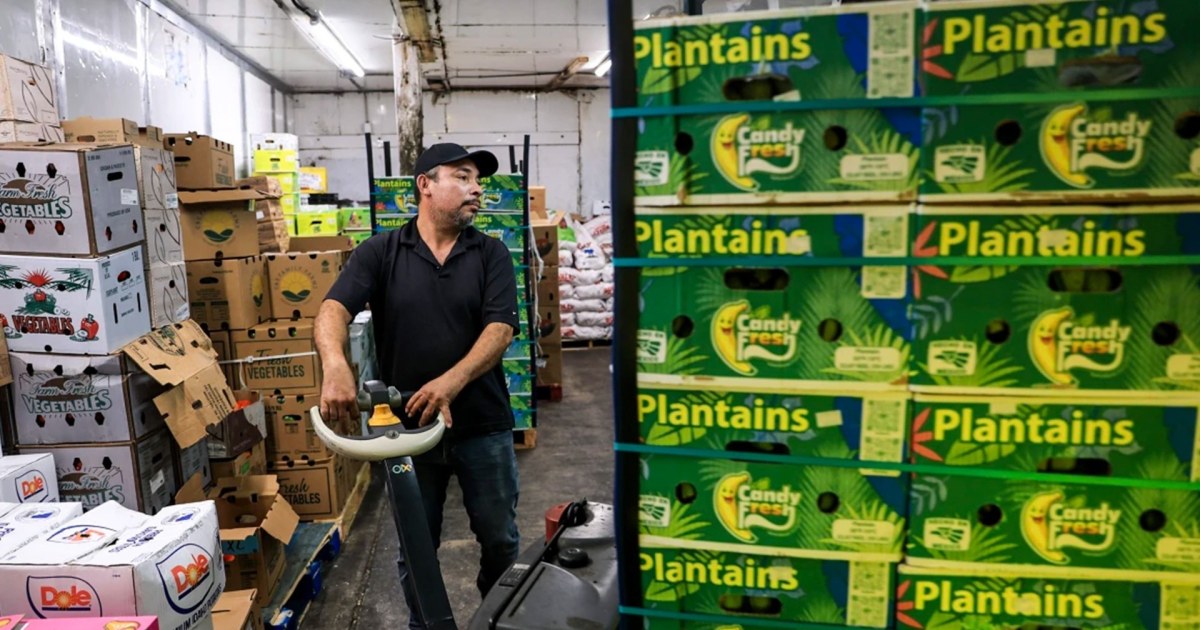 Trump Rolls Back Food Import Tariffs to Help Lower Grocery Prices