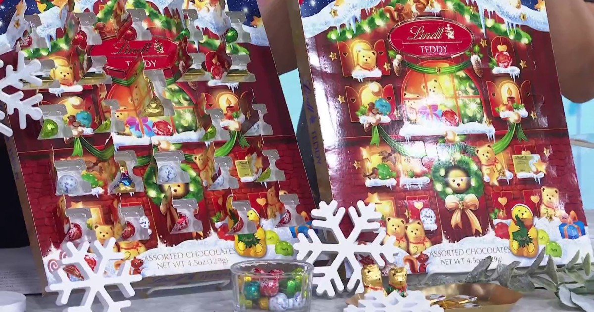 See Items Inside These Festive Holiday Countdown Calendars