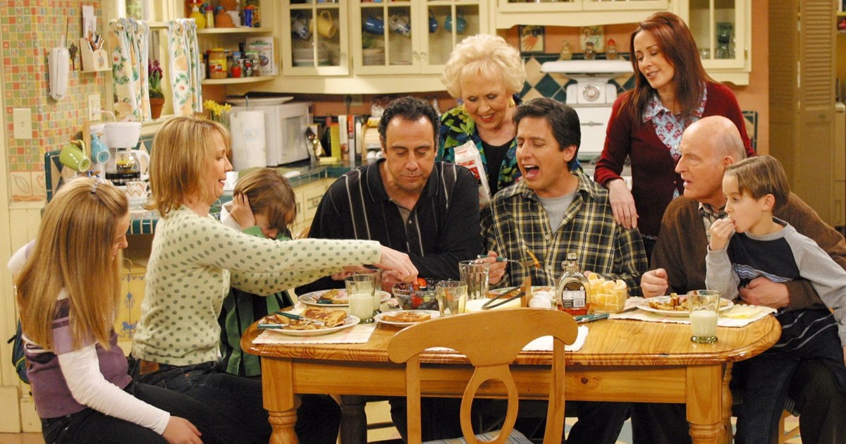 ‘Everybody Loves Raymond’ Stars Reunite: Get a First Look