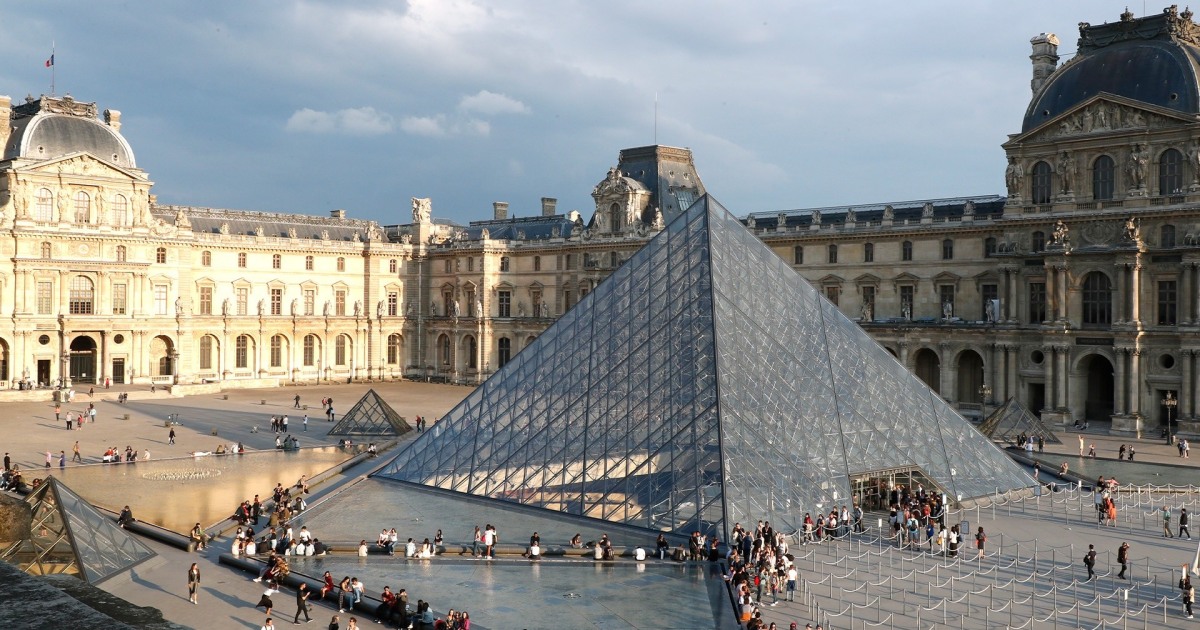 New Surveillance Video Shows Louvre Jewel Heist up Close
