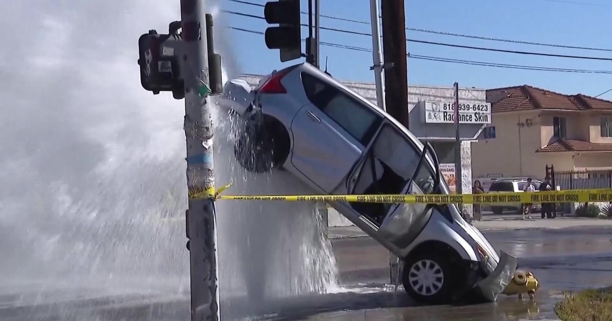Water From Fire Hydrant Lifts Car Into the Air After Crashing Into it