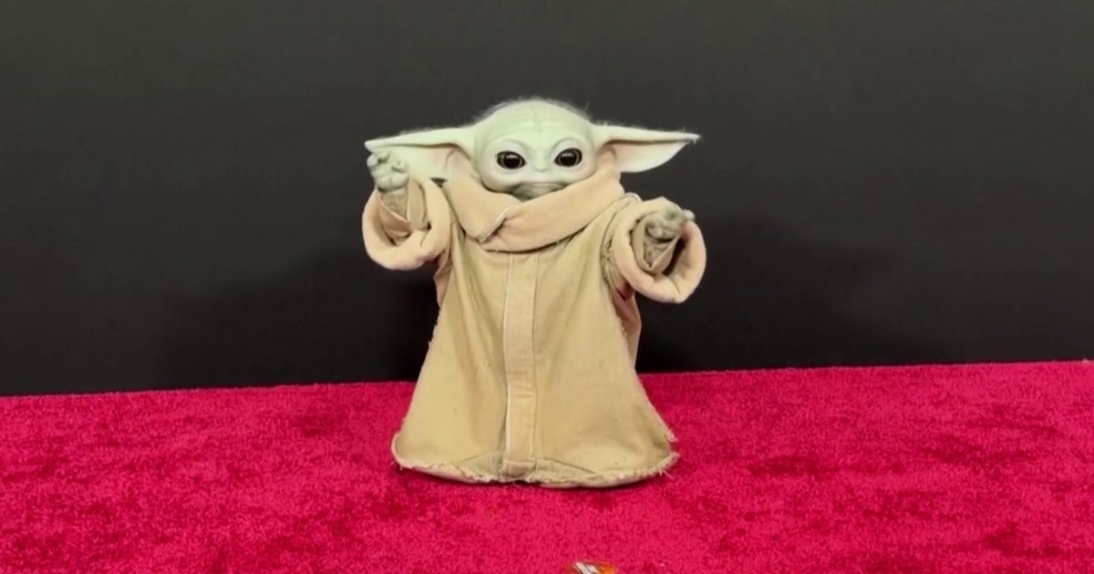 See Grogu Walk Red Carpet at 'Mandalorian and Grogu' Premiere