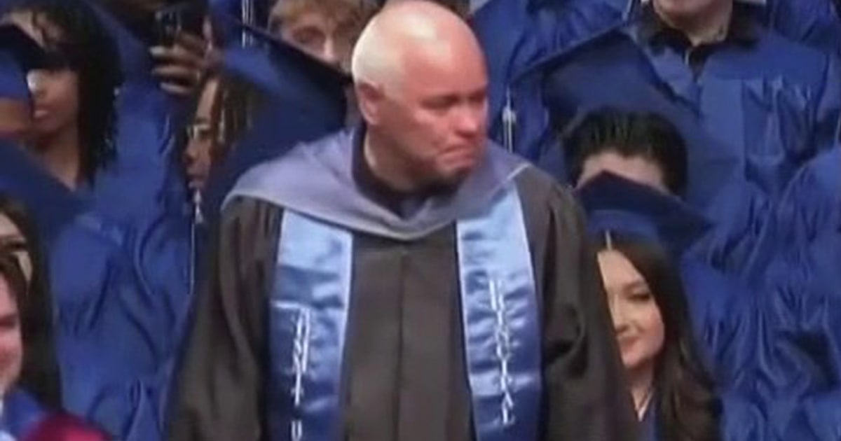 Letter-Writing Principal Inspires Graduates to Return the Favor