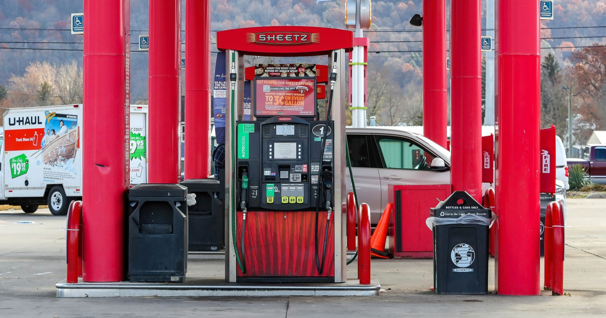 Markets Soar, Gas Prices in US Plunge Amid Iran Peace Deal Talks