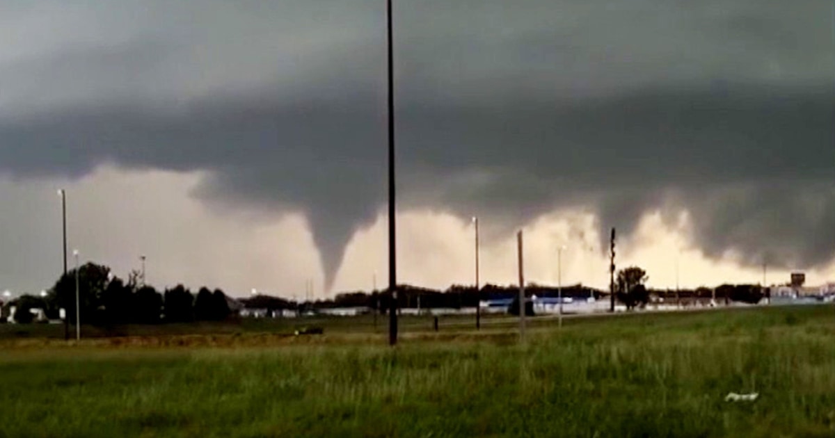 Tornado Outbreak Leaves Path of Destruction Across Midwest