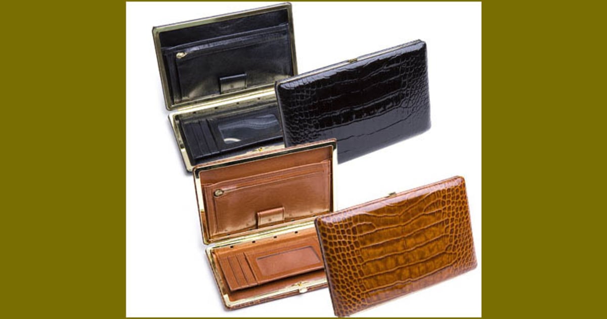 Pack the perfect purse! Tips to clear clutter