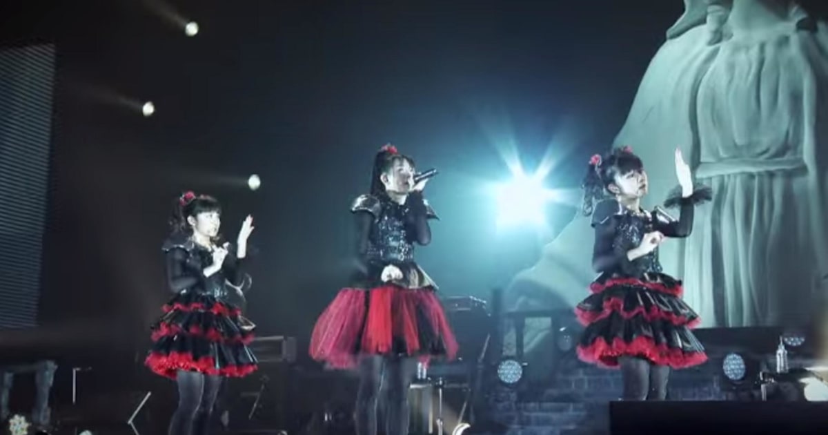 Hard rock, pop sweetness combine in teen band Babymetal