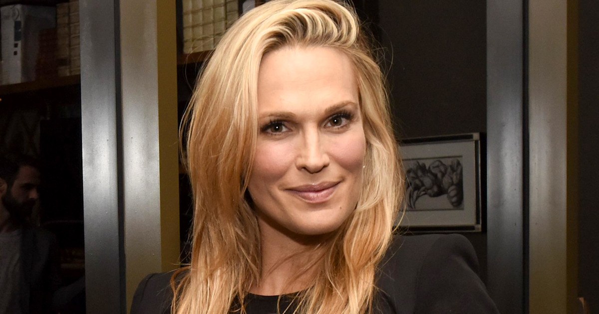 Molly Sims welcomes baby girl, Scarlett May Stuber