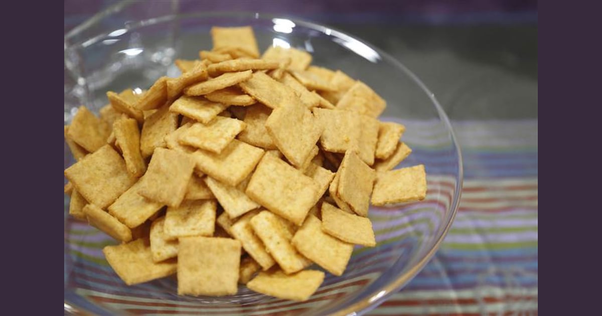Healthy snacks: Joy Bauer's low-calorie cheese crisps, creamy tomato soup