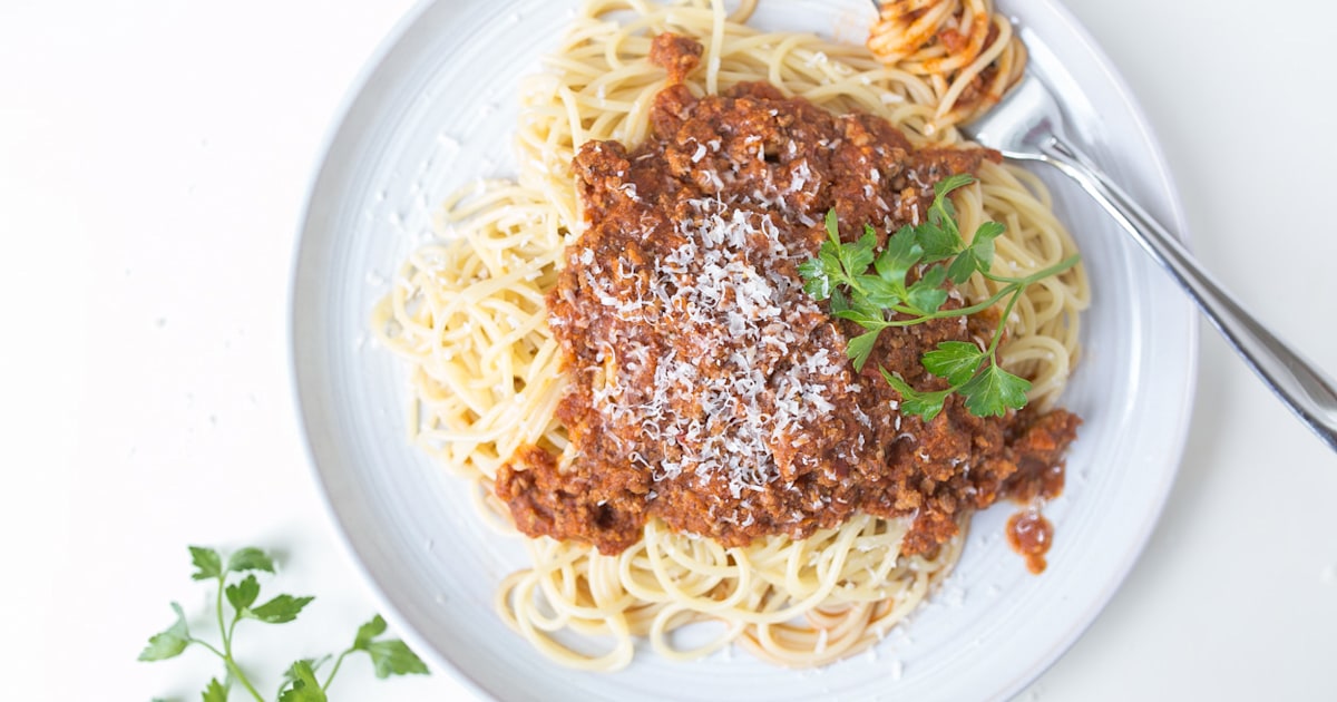 Make a healthier, budget-friendly spaghetti with meat sauce
