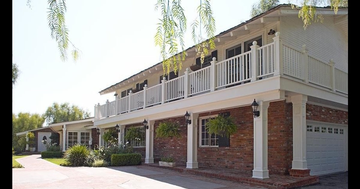 Miley Cyrus buys California ranch