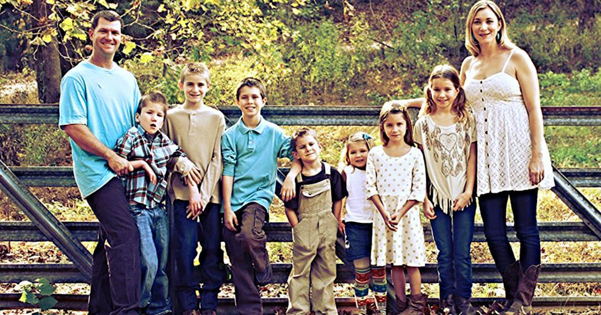 Couple who lost spouses to brain cancer forms a family of 10