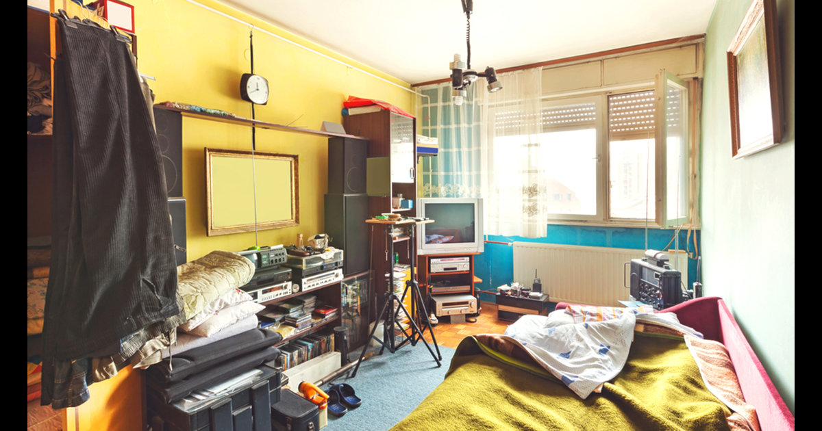 Why can't I fall asleep? The answer may be your messy room