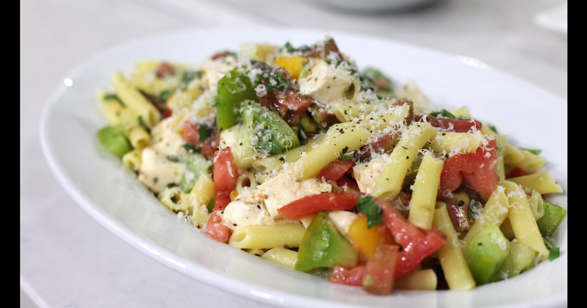Easy one-pot penne with fresh mozzarella, heirloom tomatoes