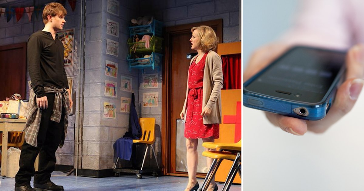Broadway theatergoer takes stage to charge phone