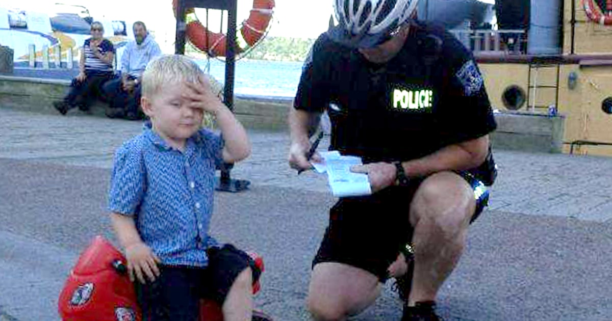 Toddler has priceless reaction to getting parking ticket