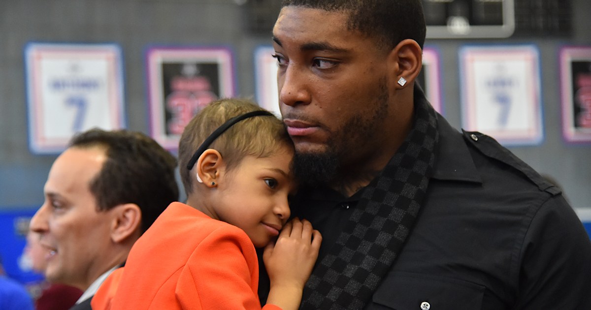Devon Still accepts ESPY Award for cancer-battling daughter Leah