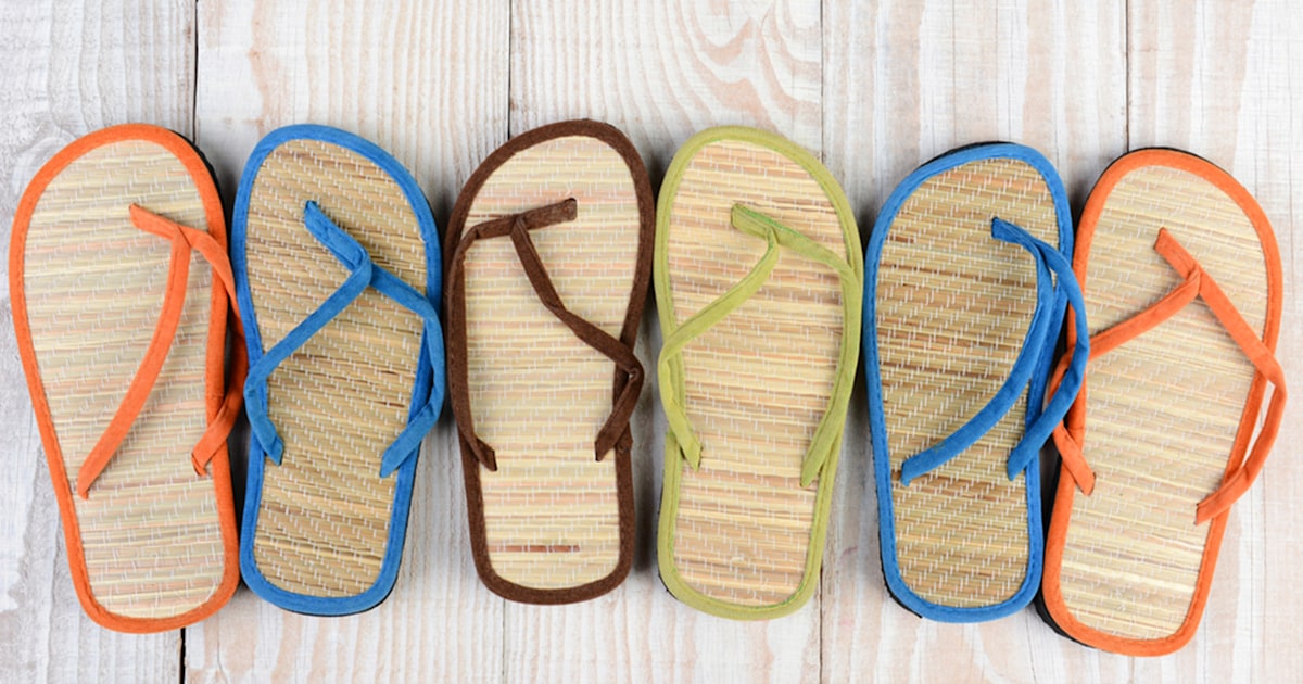 DIY: How to organize flip-flops, tank tops and swimsuits