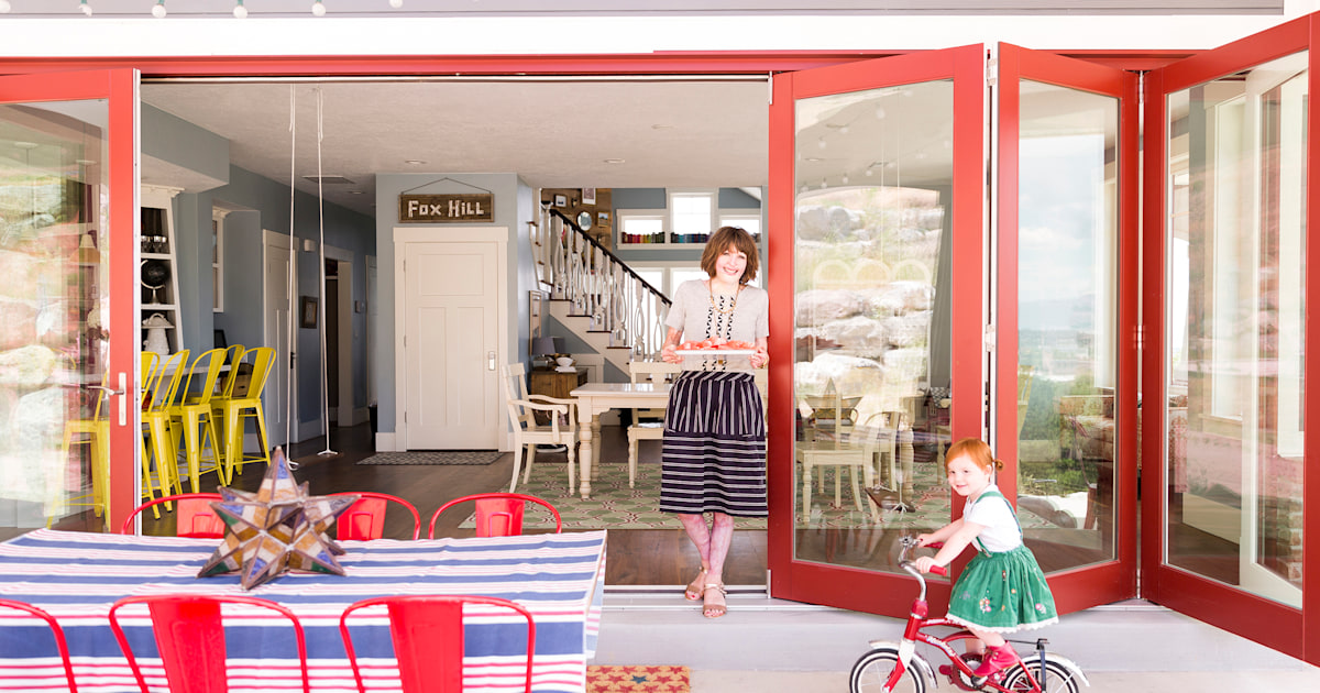 Nie Nie Dialogues blogger Stephanie Nielson gives home tour