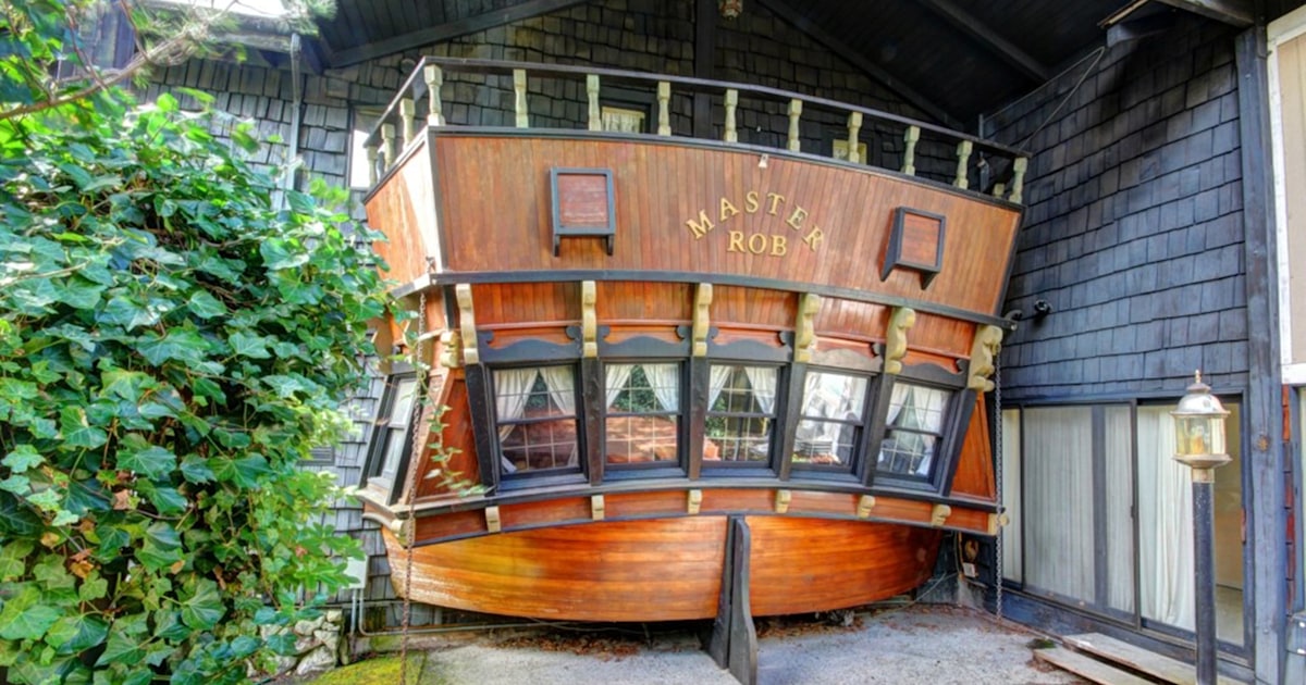 Home with a ship inside hits the market in Washington state