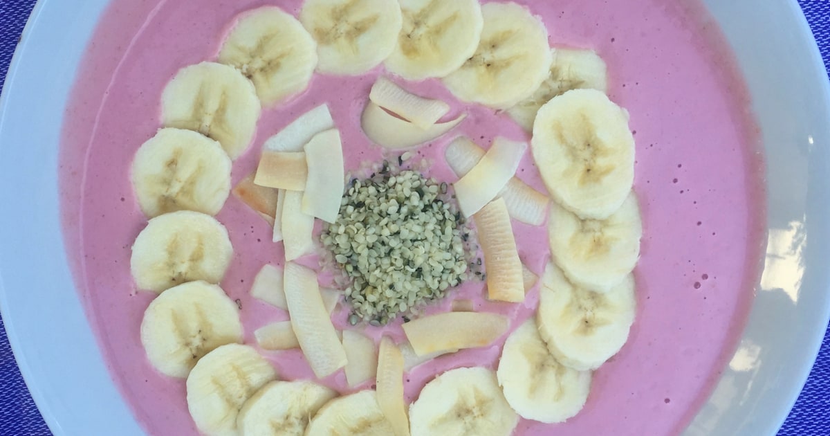 Strawberry-Raspberry Smoothie Bowl