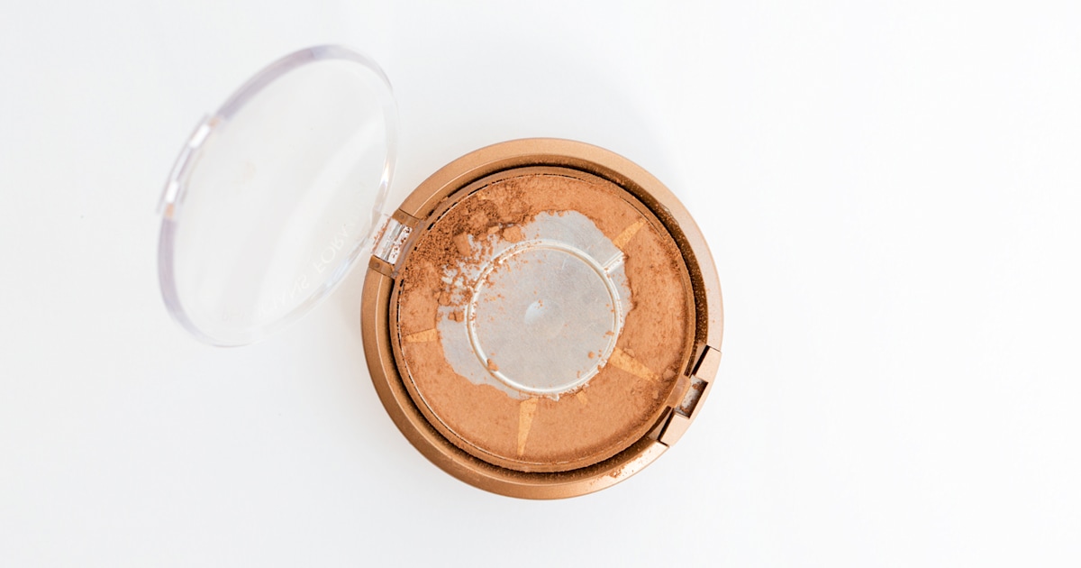 Makeup hack: Fix broken bronzer and save every last drop