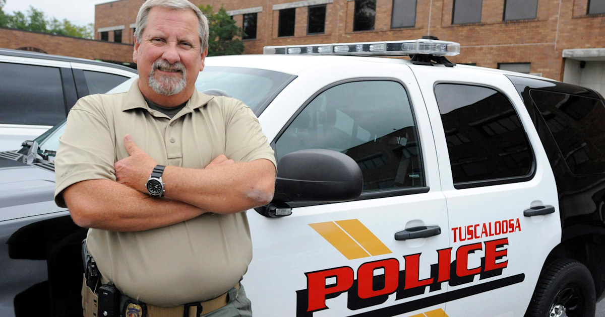 Retiring cop never took a sick day in 35 years