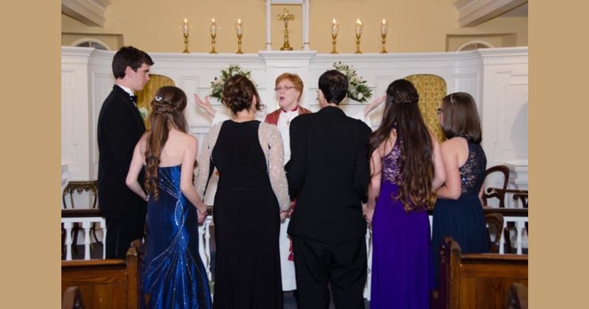 Dad with terminal cancer walks 4 children down the aisle