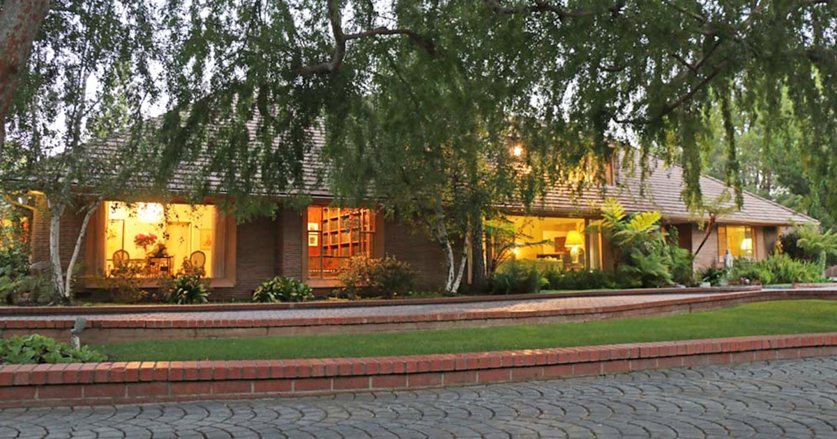 'Tonight Show' host Steve Allen's Southern California home is listed