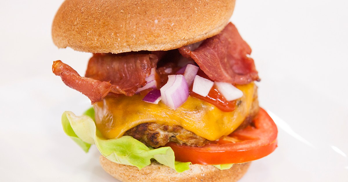 Healthier bacon burger? Joy Bauer shares her lower-calorie recipe