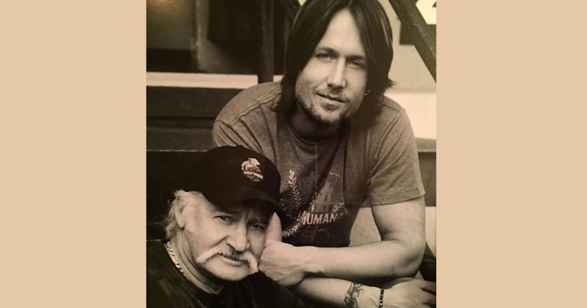 Keith Urban says father is in hospice care and 'has only got a few weeks'