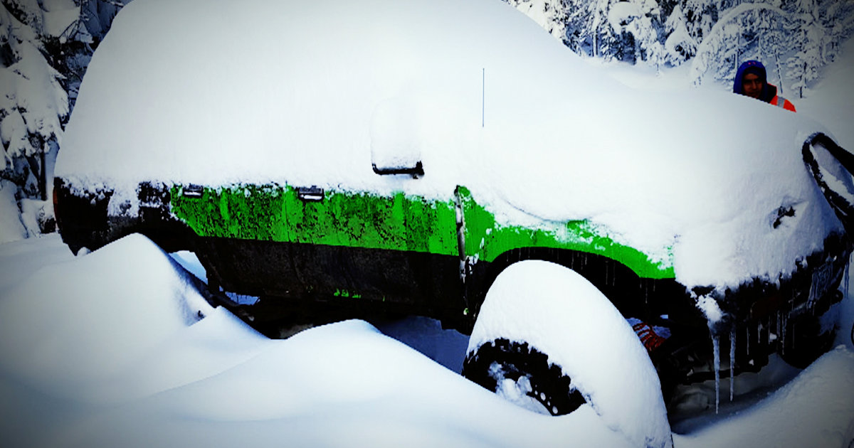 What to do if you're stranded on a winter road trip